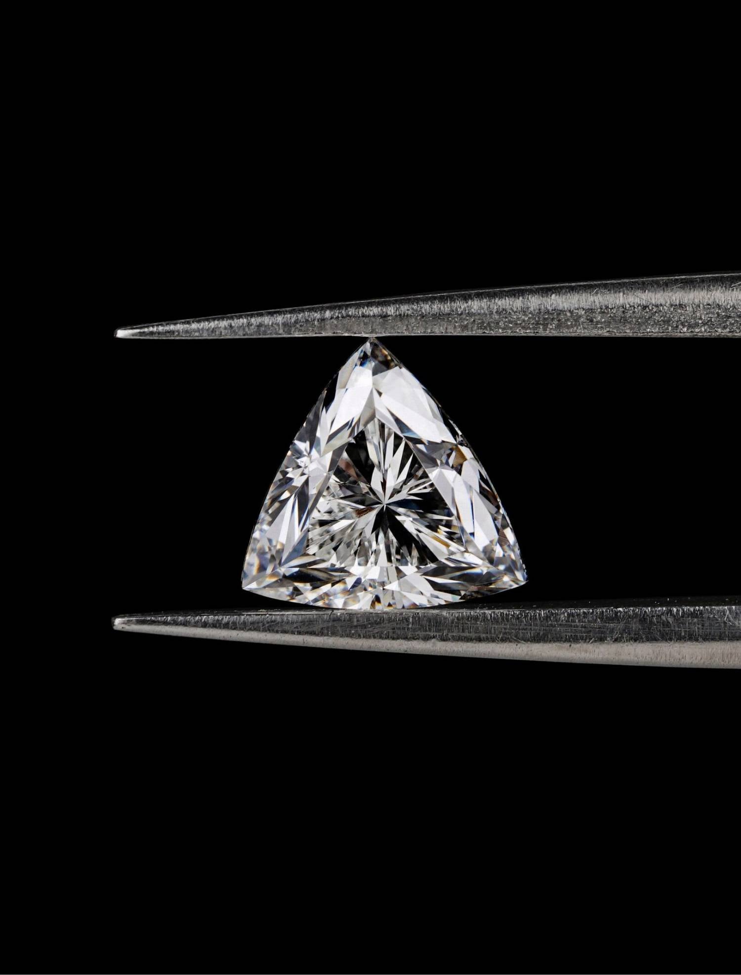 HOW DO LAB DIAMONDS COMPARE WITH MINED DIAMONDS? – The Cut Jewellery